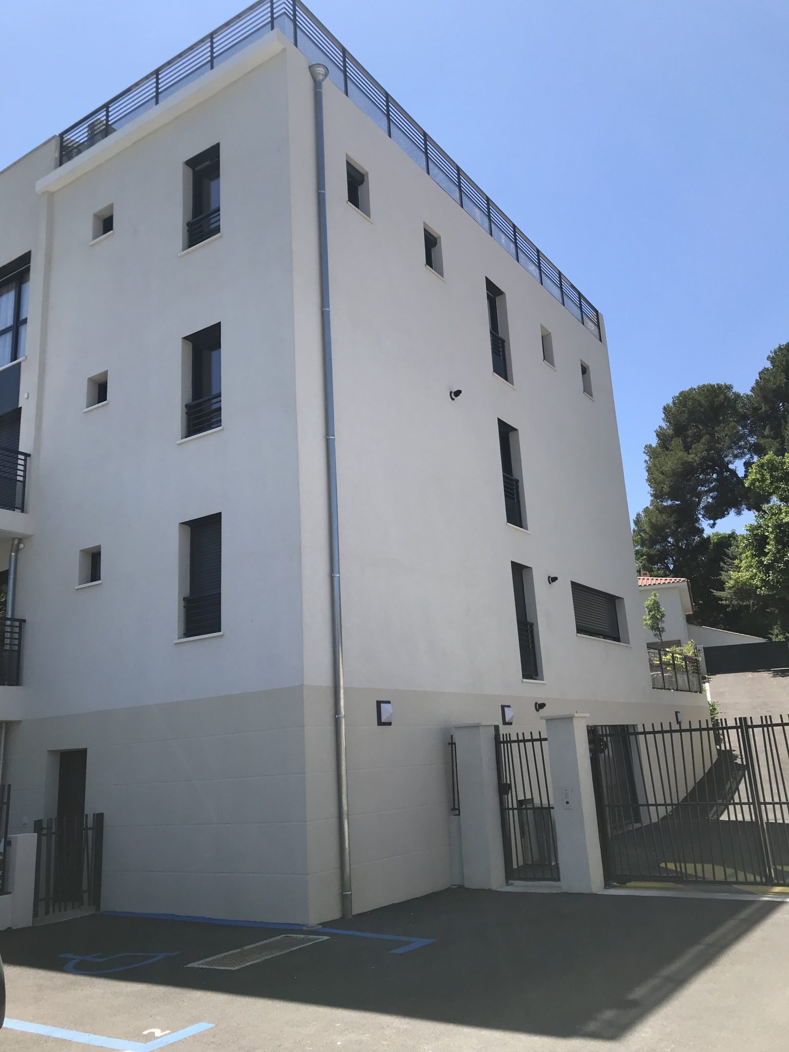 Bâtiment à Aix – ICT – Bureau d'études et d'ingénierie
